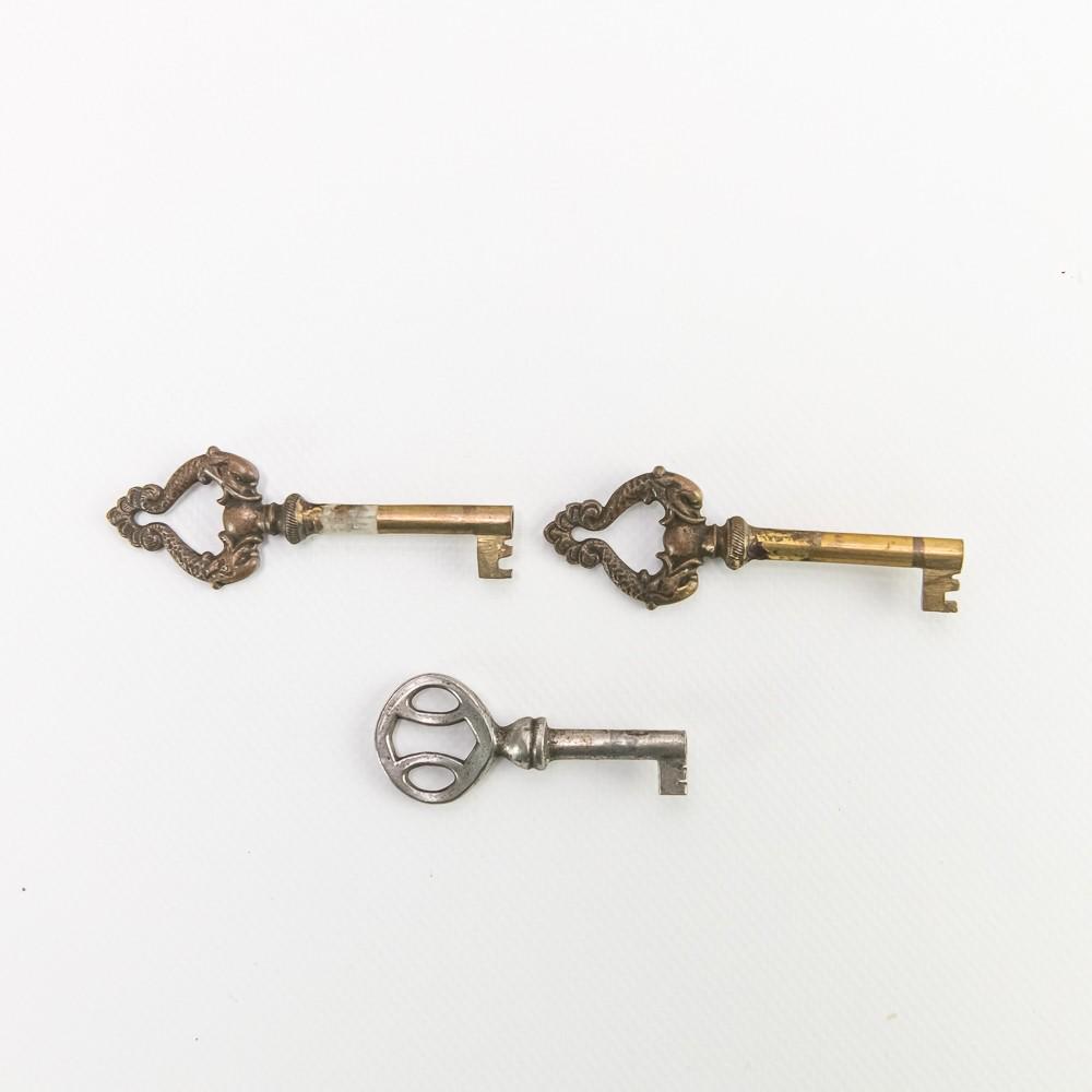 (3) Phonograph Keys, Edison Dolphin And Brunswick Auction