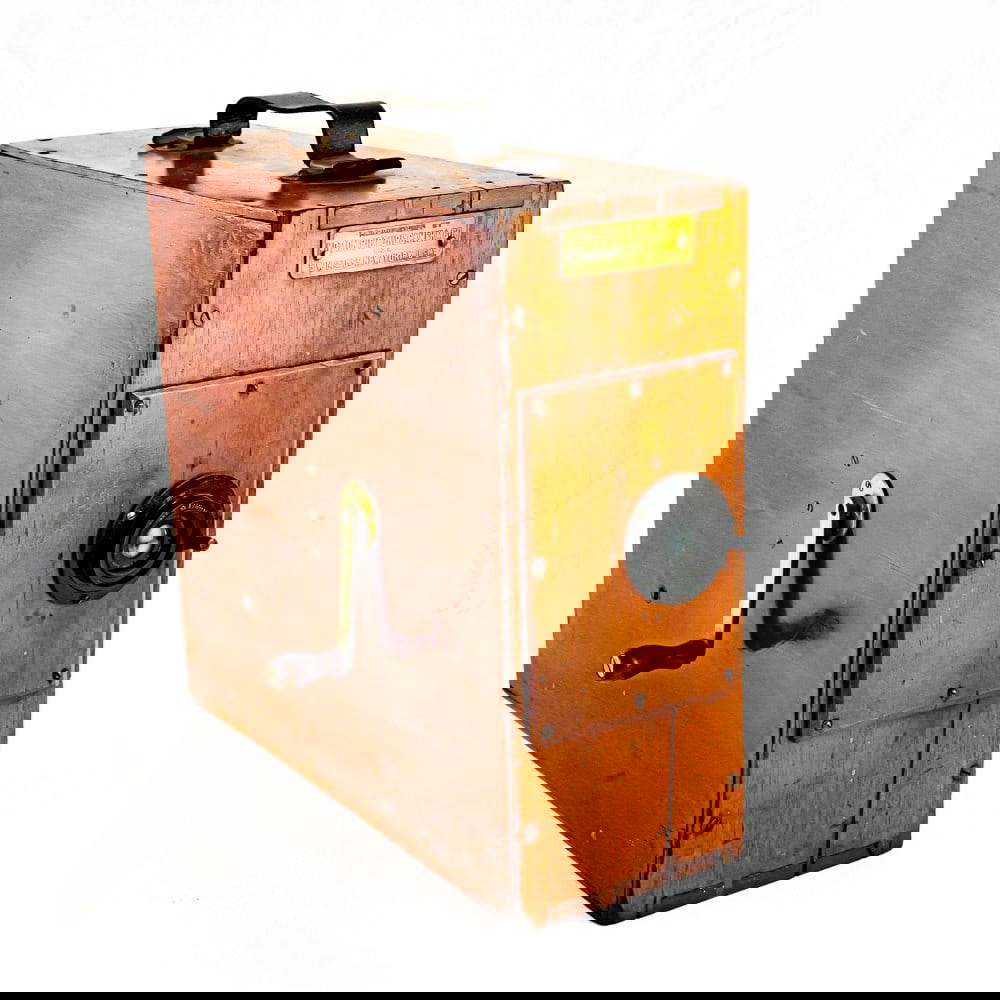 Mahogany 35 Mm Motion Picture Company Camera Auction