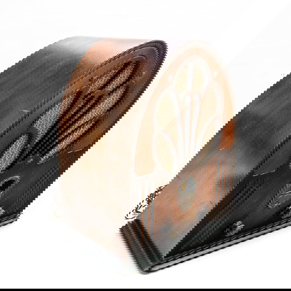 1933 Freshman Cathedral Radio Model 108 Auction