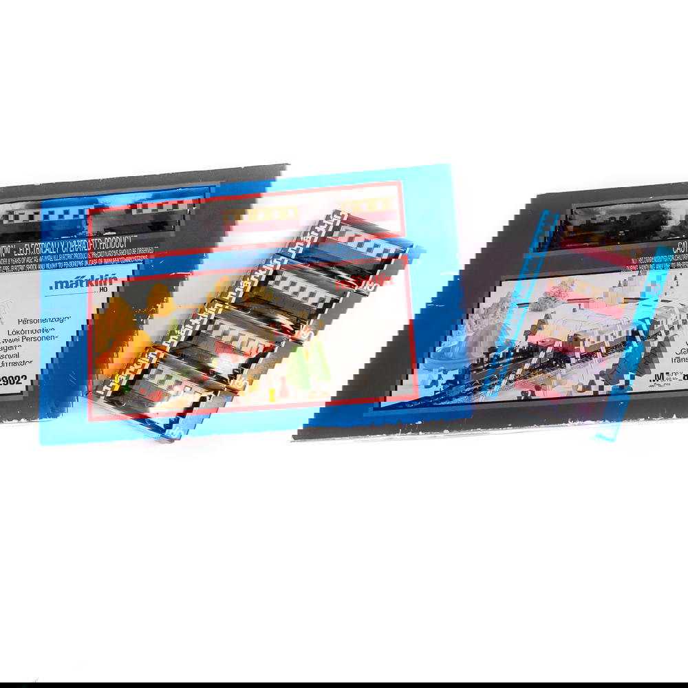 Marklin Ho Train Set 82902 & (4) 4107 Pass Cars Auction