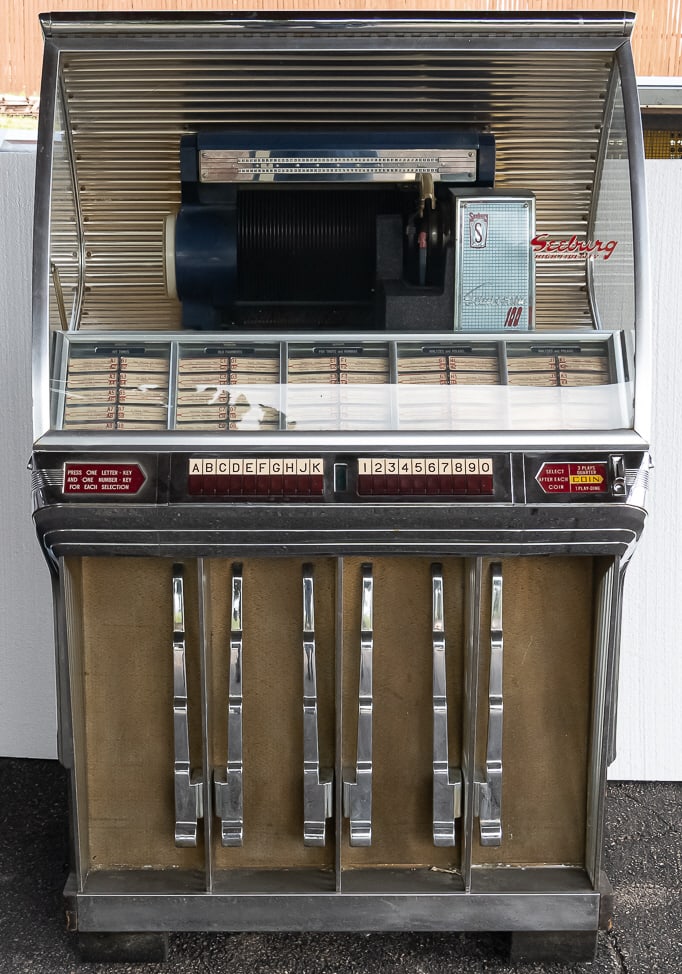 Coin-op Seeburg High Fidelity Model "r" Jukebox Auction