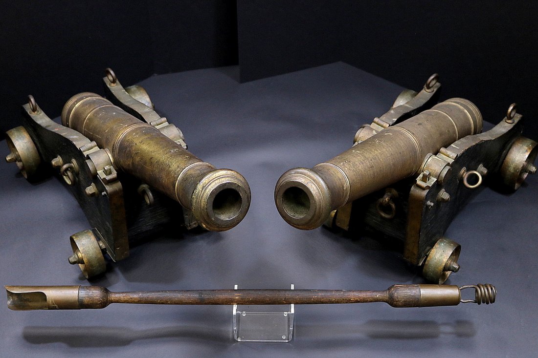 SPECTACULAR CIRCA 1820s ENGLISH NAVAL BATTLE CANNONS