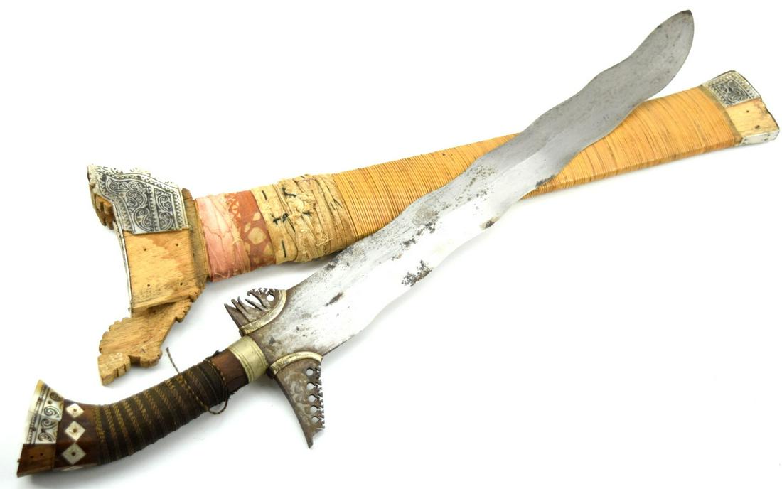 PHILIPPINE MINDANAO MORO KRIS SWORD W SCABBARD (#0095) on Jan 14, 2023 ...