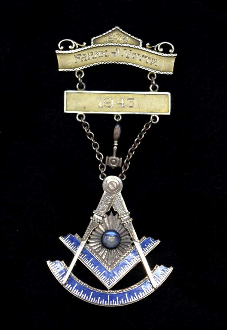 Vintage Ww2 Period 10k Enamel Masonic Lodge Pin Medal Auction