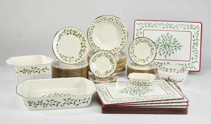 (58 Pcs) Lenox 'holiday' Pattern Dinnerware