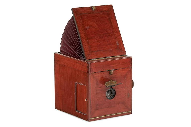 Tourtin, Paris L'orthoscope Reflex Camera