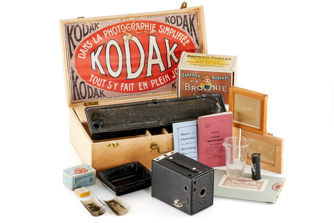 Eastman Kodak No.2 Brownie Camera Model C Developing Kit Auction