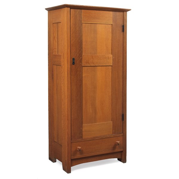 17: Gustav Stickley wardrobe, Model No. 624