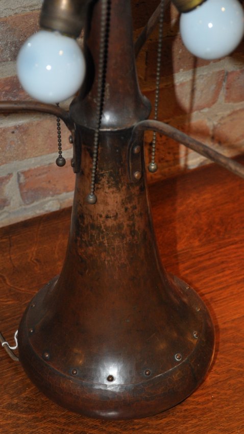 Dirk Van Erp table lamp hammered copper : Lot 45