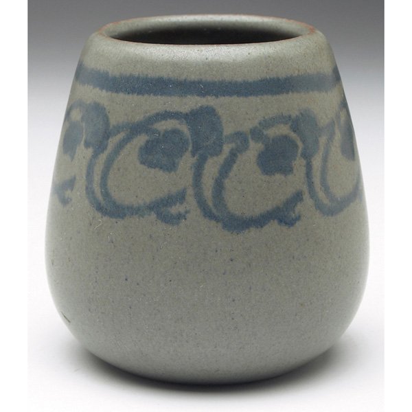 SARAH TUTT; MARBLEHEAD Large vase w/ pinecones - Mar 01, 2014 | Rago ...