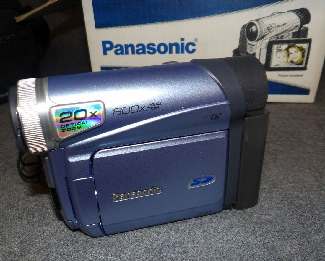 PANASONIC PALMCORDER MULTICAM PV-GS12 - Oct 01, 2022 | Carousel Gallery ...