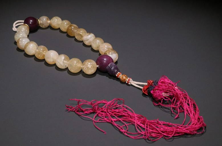 Yellow Crystal String Bracelet With 18 Beads