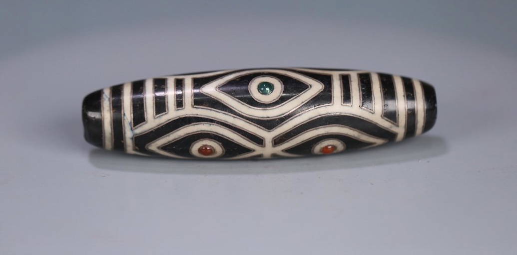 TIBETAN DZI WITH PATTERN - Jun 01, 2022 | Empire Auction House, Inc. in NY