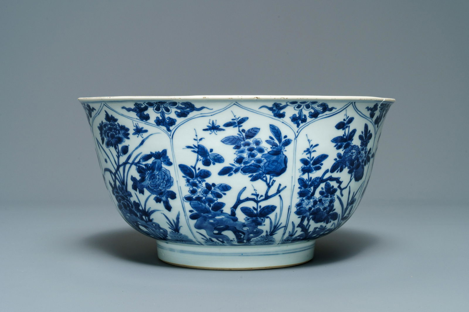 A large Chinese blue and white bowl with floral design, - May 27, 2020 ...