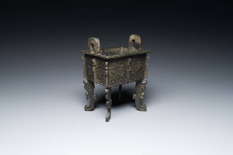 A Chinese Archaic Bronze Ritual Food Vessel In Western Zhou Style ...