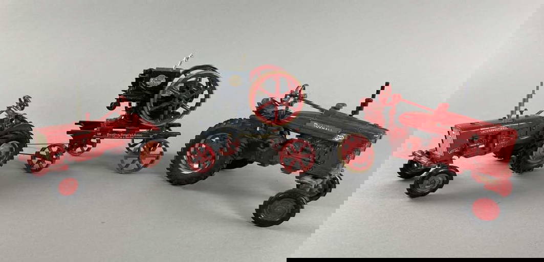 International Harvester Replica, Farmall Tractors