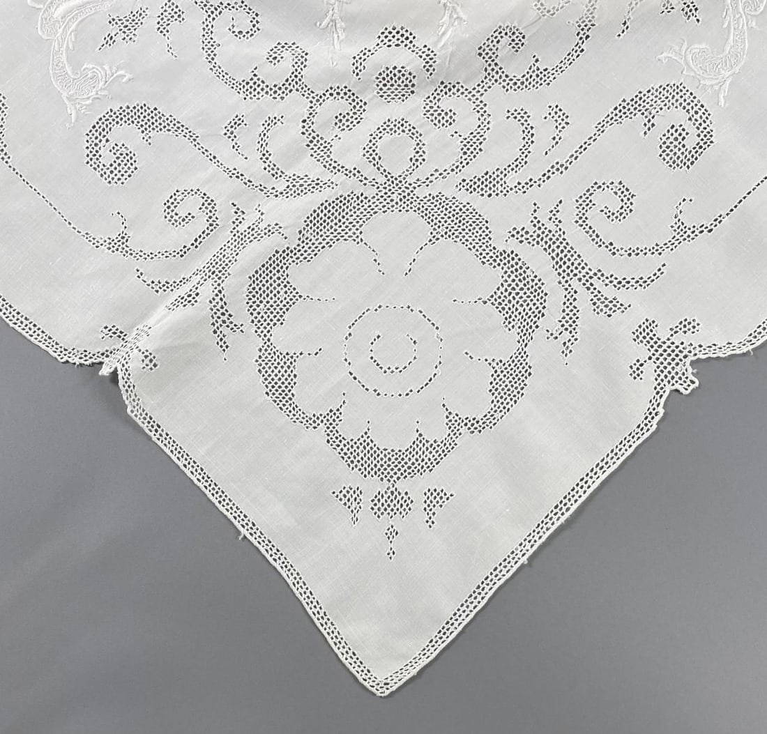 Antique Embroidered Cutwork Tablecloth 5'5" X 8'6" Auction