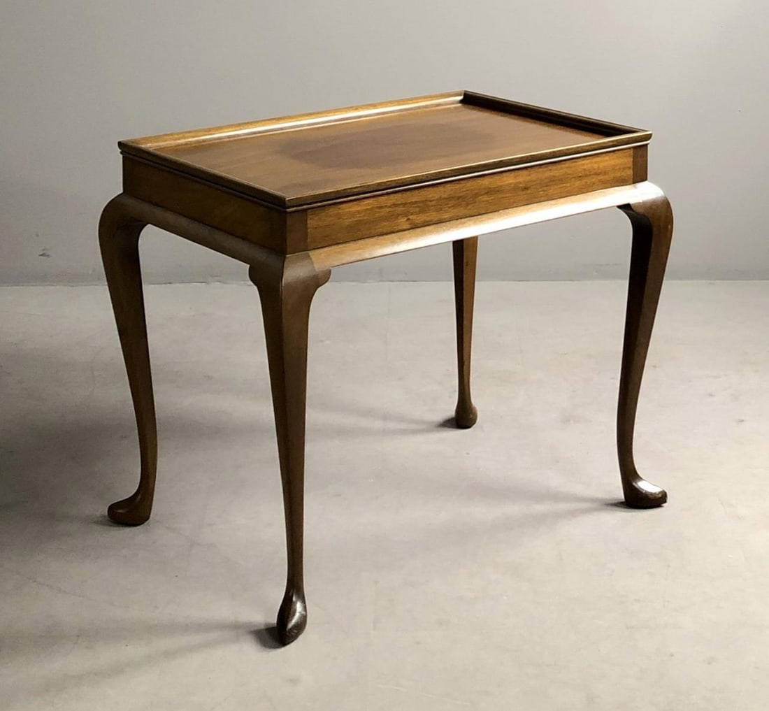 Kittinger Historic Newport Mahogany Tea Table Auction