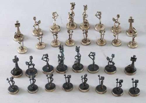 Aharon Bezalel, Israeli silver chess set the plain and - Mar 20, 2013 ...