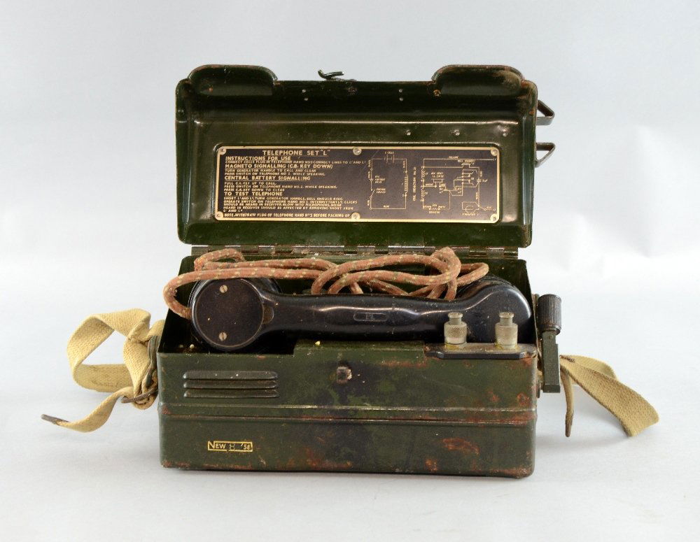 World War II field telephone 'Telephone Set L. New 8