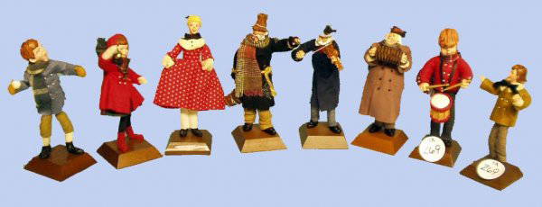 8 Simpich Character Dolls