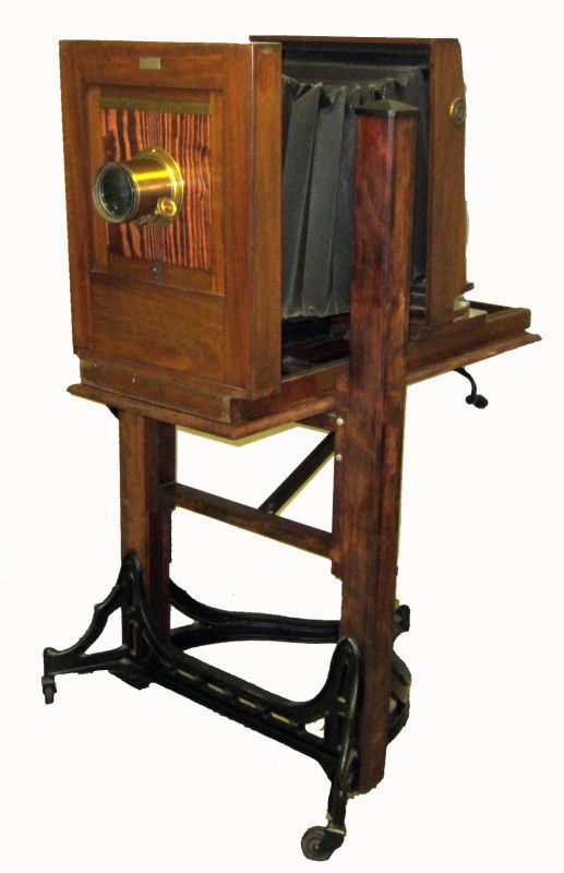 369: ANTIQUE STUDIO CAMERA