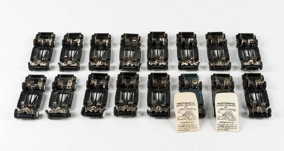 20 Motorific Parts Incl Chassis & Conversion Pins