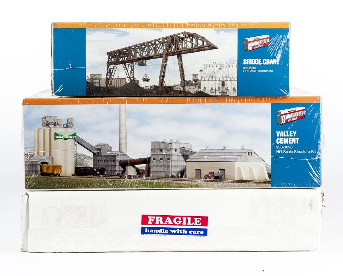 3 Ho Scale Industrial Kits Incl Cornerstone In Obs