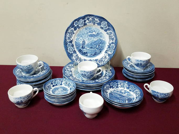 41 Pcs Lochs Of Scotland Royal Warwick Dinnerware