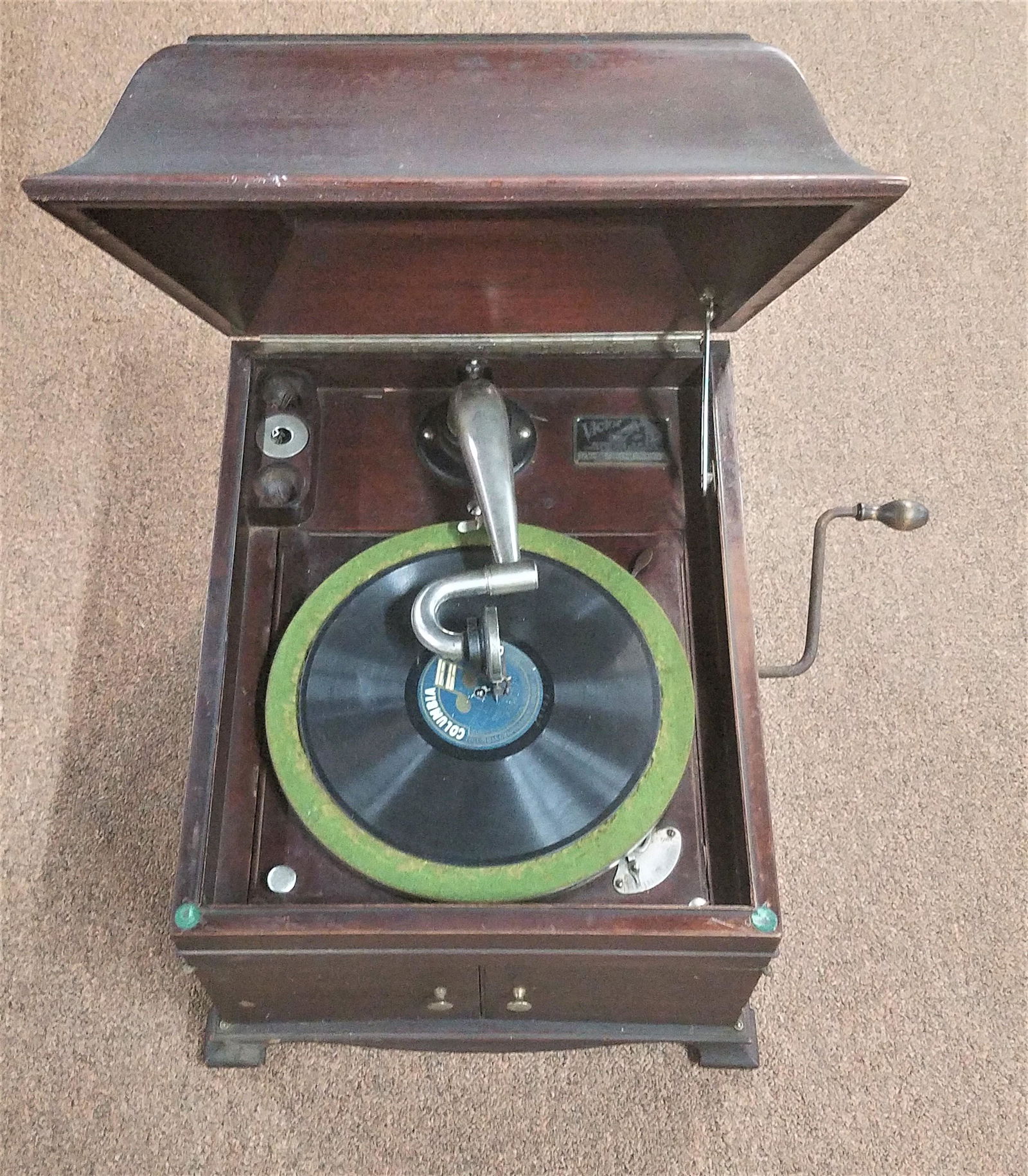 Victrola Victor Talking Machine Record Player - Oct 05, 2019 | Cordier ...