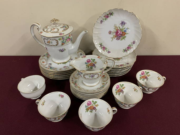 26 Pc Rose China Tea Set