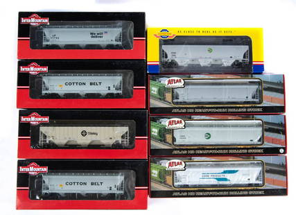 8 Ho 4750 Cu. Ft. 3 Bay Covered Hoppers