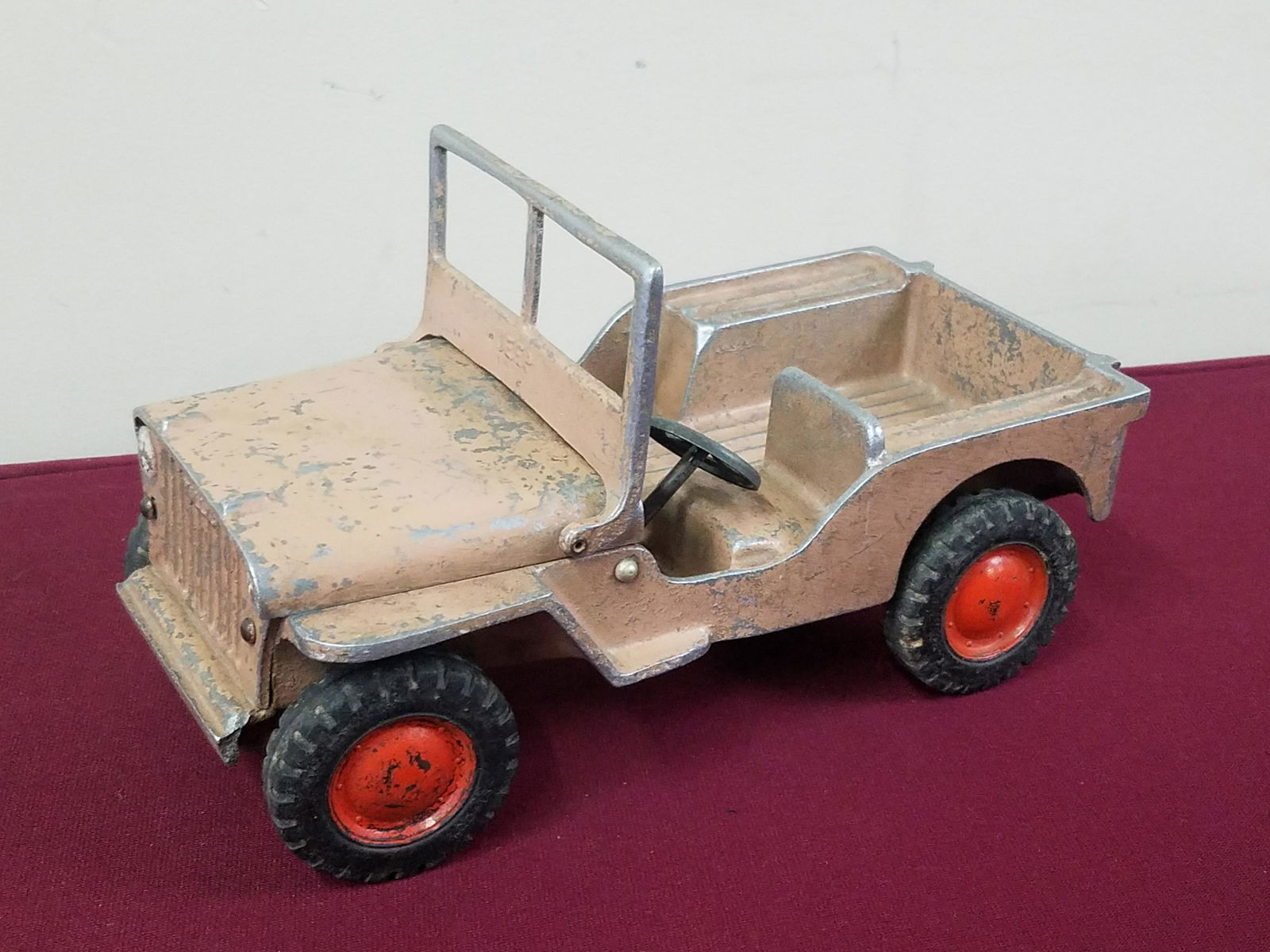 Vintage Metal Jeep | Barnebys