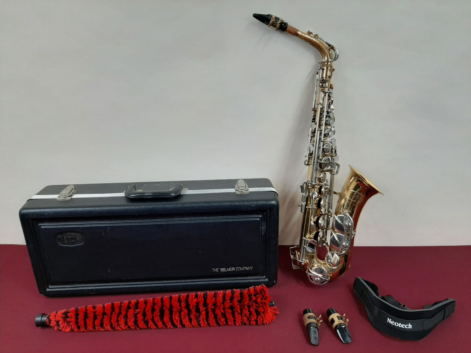 Selmer Bundy II Alto Saxophone with Case - Sep 19, 2020 | Cordier ...