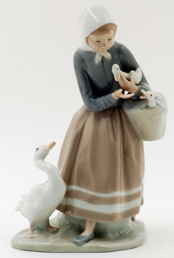 445: Lladro Porcelain Figurine of Girl with Goose - May 22, 2009 ...