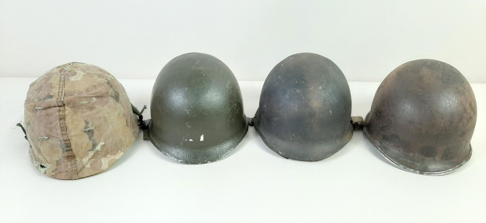 4 U.s. Military Helmets