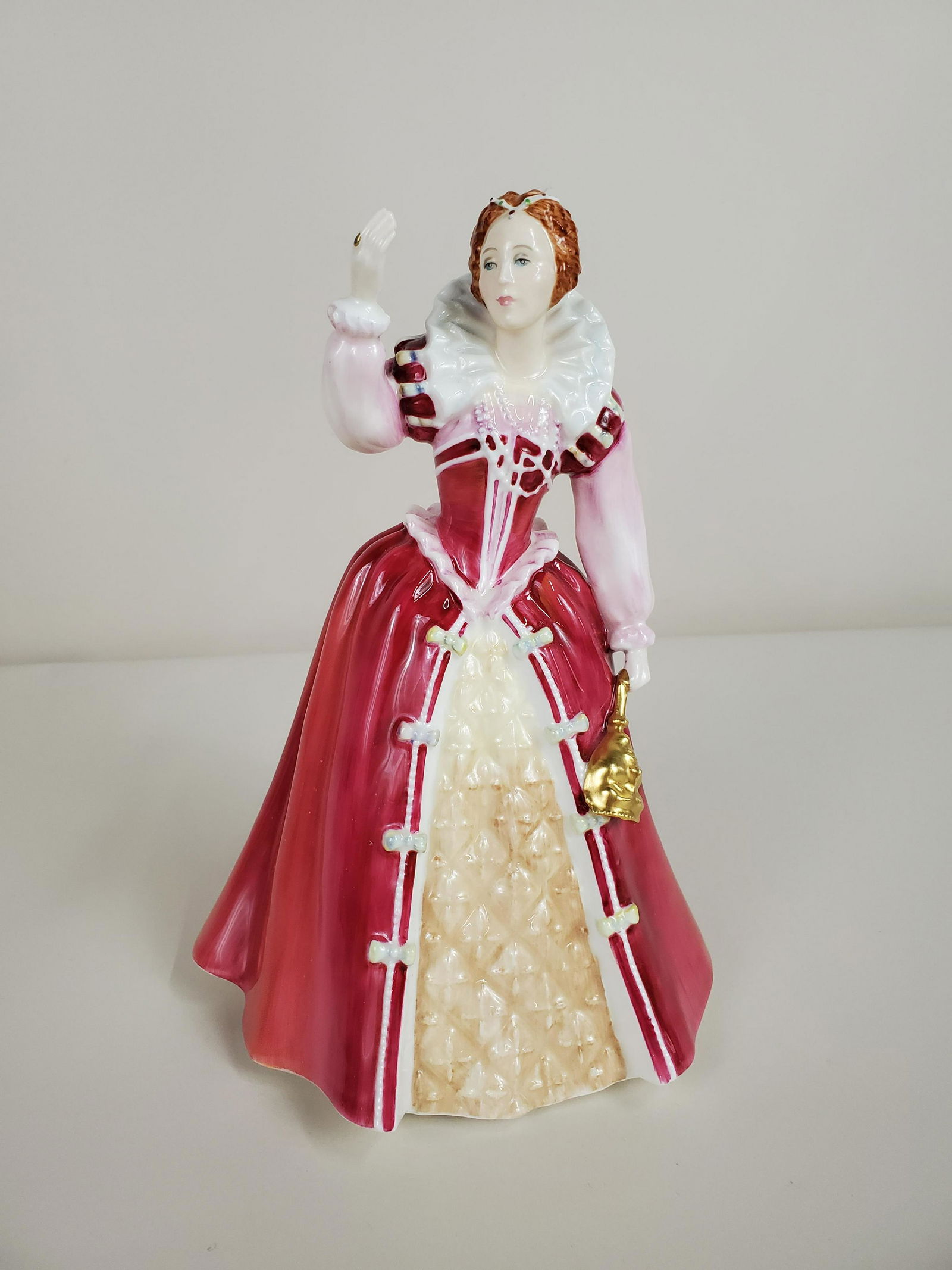 Royal Doulton "queen Elizabeth I" Figurine
