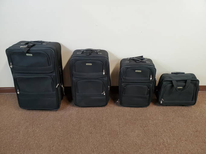4 Pc Stratus Luggage Set