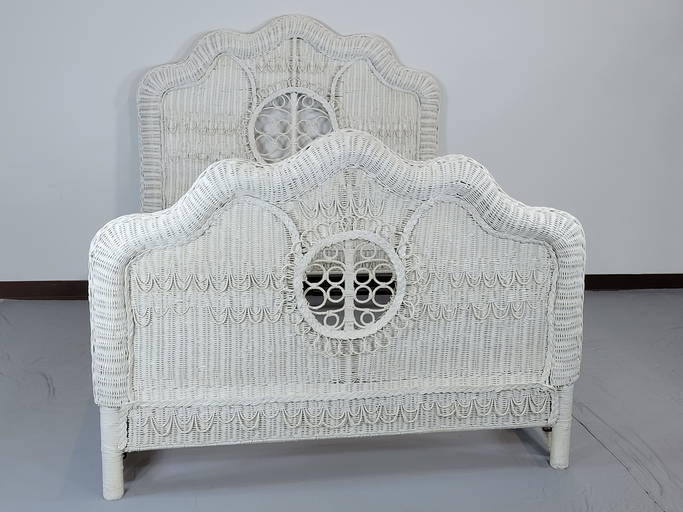 White Wicker Bed