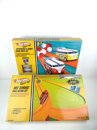 2 Hot Wheels Race Track Sets