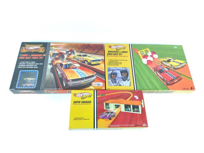 3 Hot Wheels Race Sets Incl Drag Racing