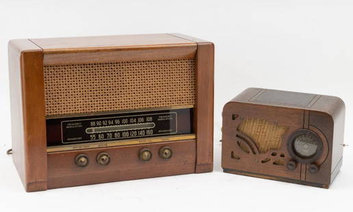 Vintage Emerson Wood Tube Radio