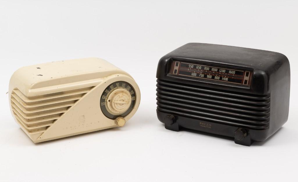 2 Vintage Bakelite Radios Incl Philco