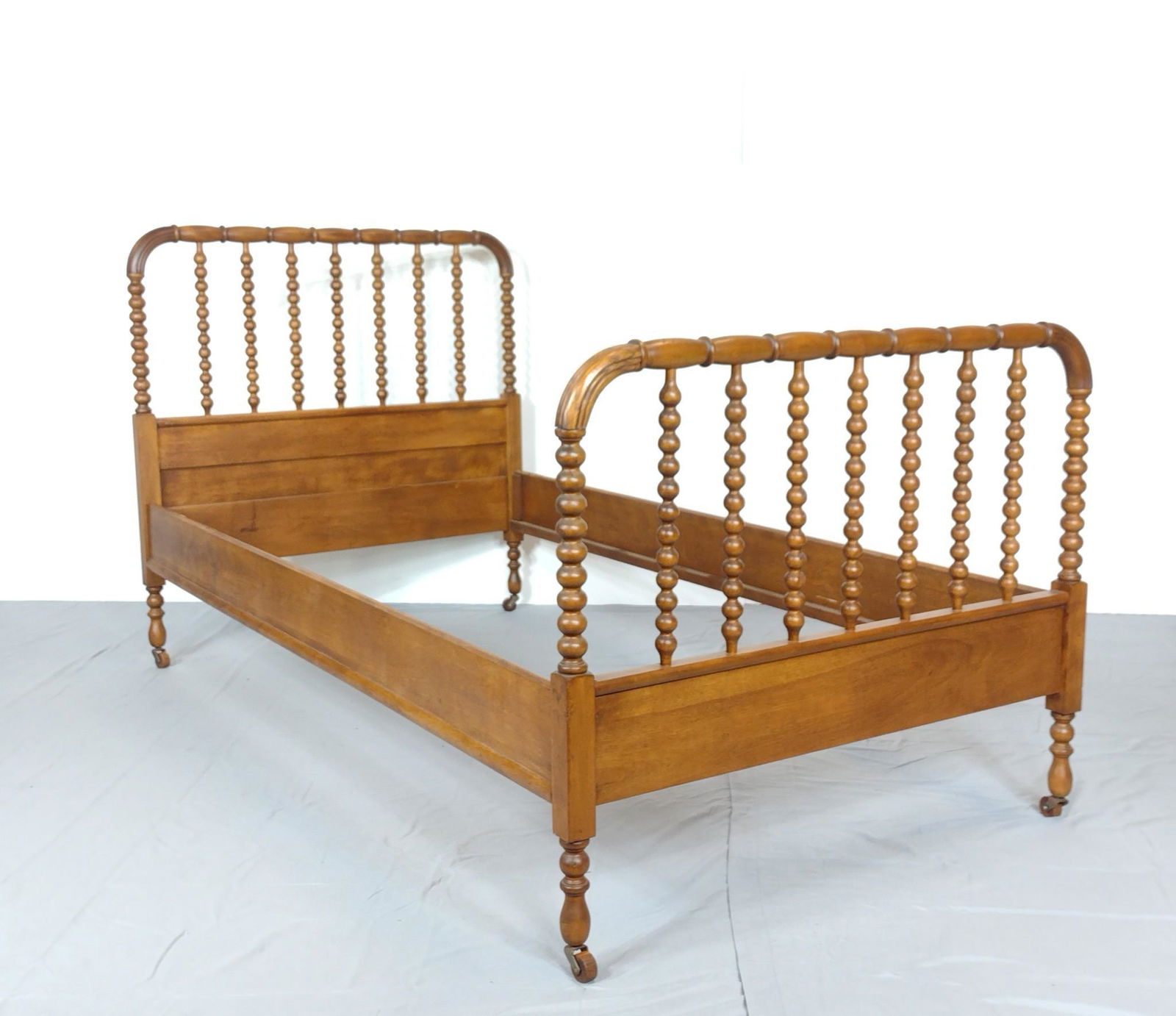 Antique Spindle Bed