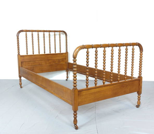 Antique Spindle Bed