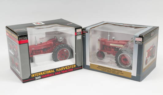2 Speccast Ih Farmall Gas 1:16 Scale Tractors