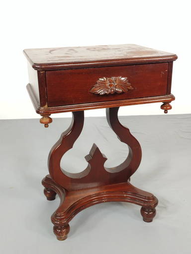 Single Drawer Stand - Aug 20, 2022 | Cordier Auctions & Appraisals in PA