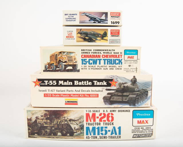 5 1/35 Scale Military Models Incl Peerless, Lindberg, And Academy