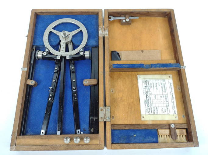 Naval 3 Arm Protractor (#0422) on Dec 30, 2022 | Cordier Auctions ...
