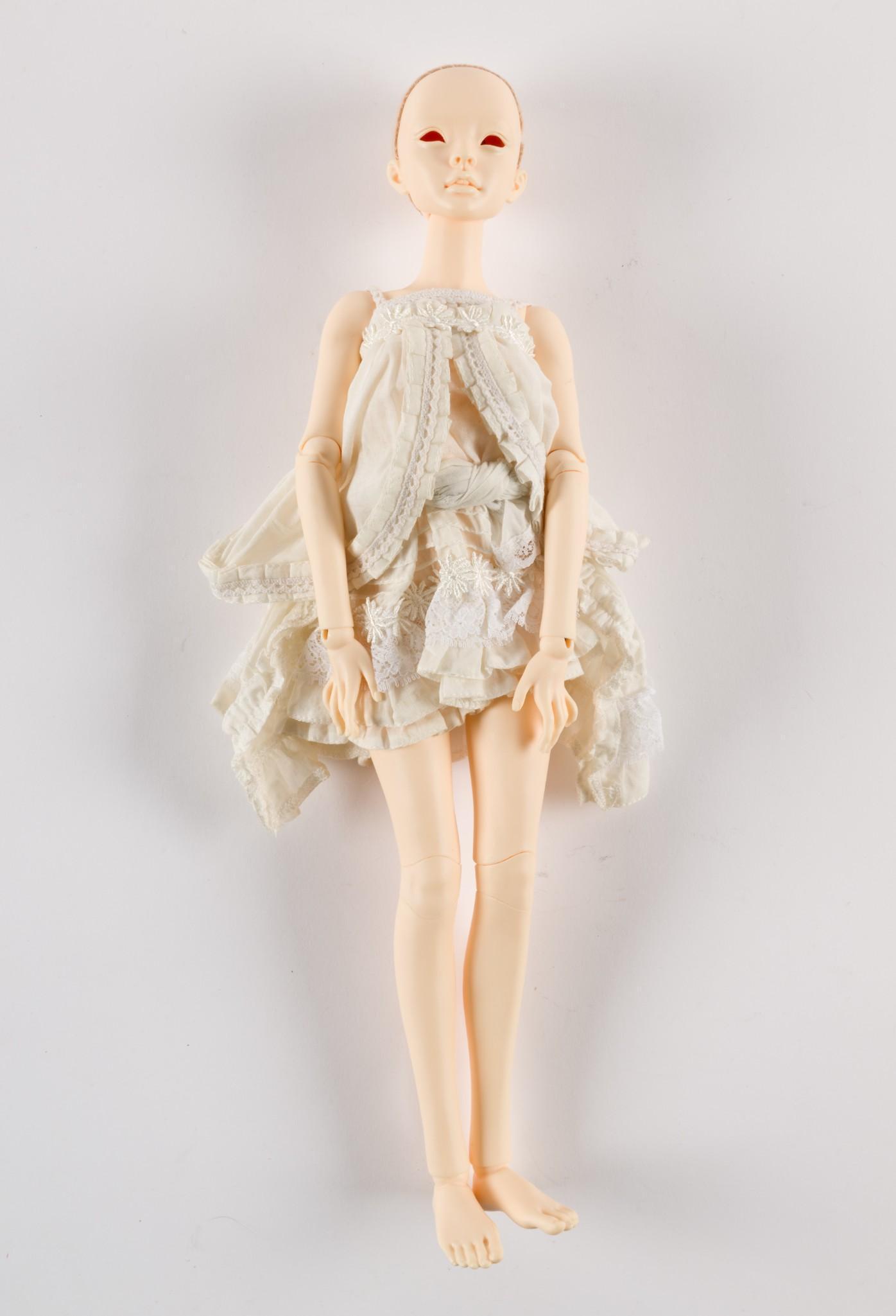 16" Supia Hannah Basic (#0173) on Mar 26, 2023 | Cordier Auctions ...